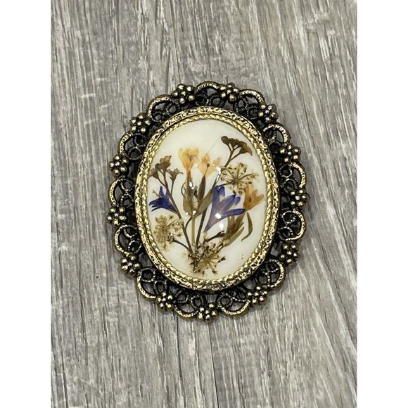 Jewelry | Vintage Pin Pressed Flowers On Egg Shell D19 | Poshmark